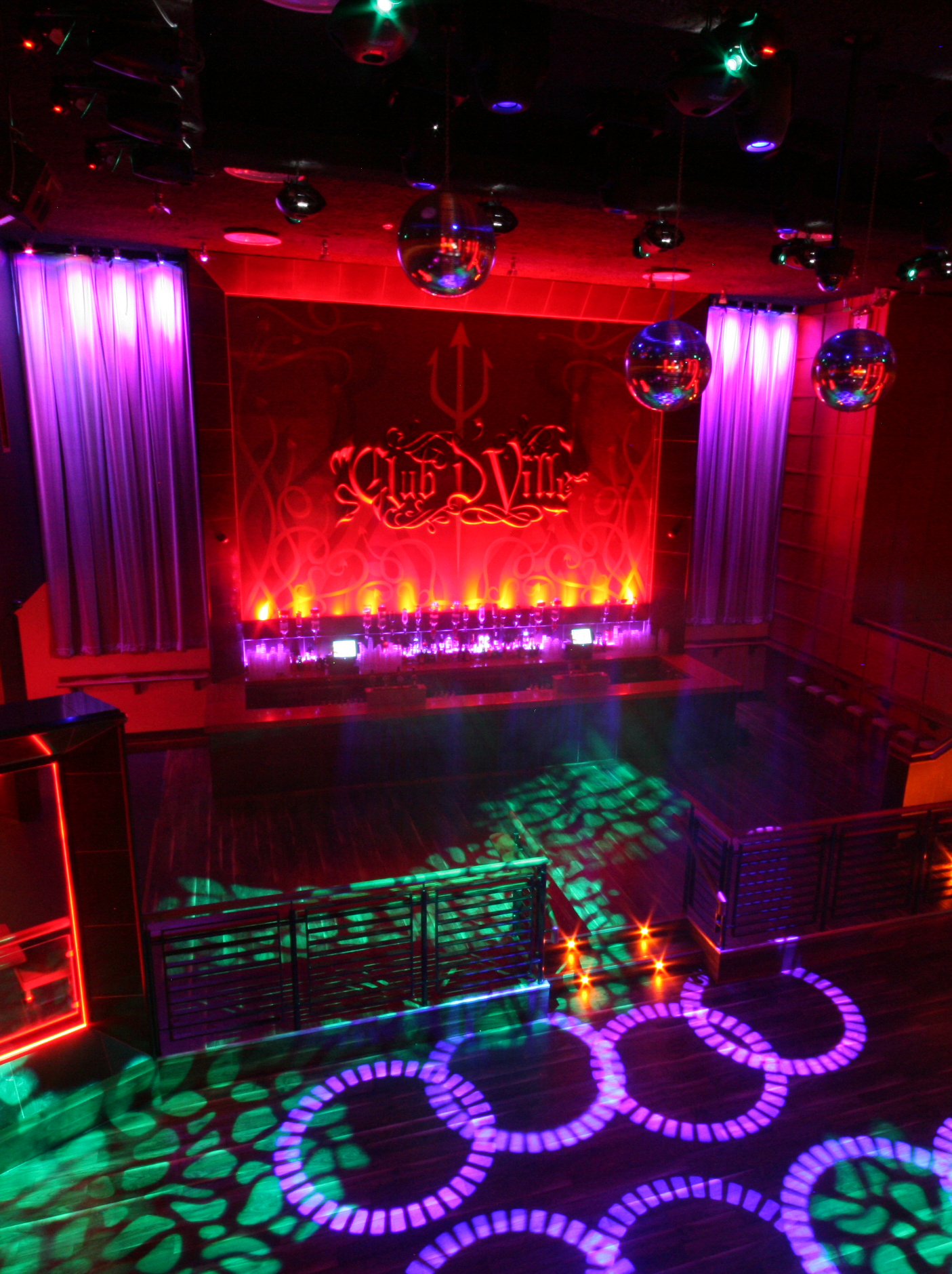 AVL Lighting - Night Club, Pub, Restaurant & Architectural Lighting